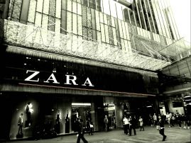 SPA 브랜드ZARA 기업소개SPA의 세계 추세UNIQLO VS ZARA VS H&MZARA 마케팅 전략ZARA 유통 시스템-1페이지